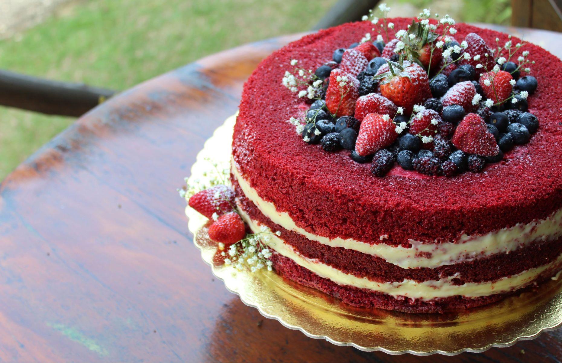 Cakes that wow: easy tricks for home bakers