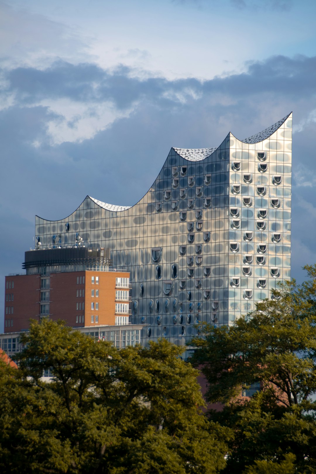 7 Cities With Futuristic Green Architecture