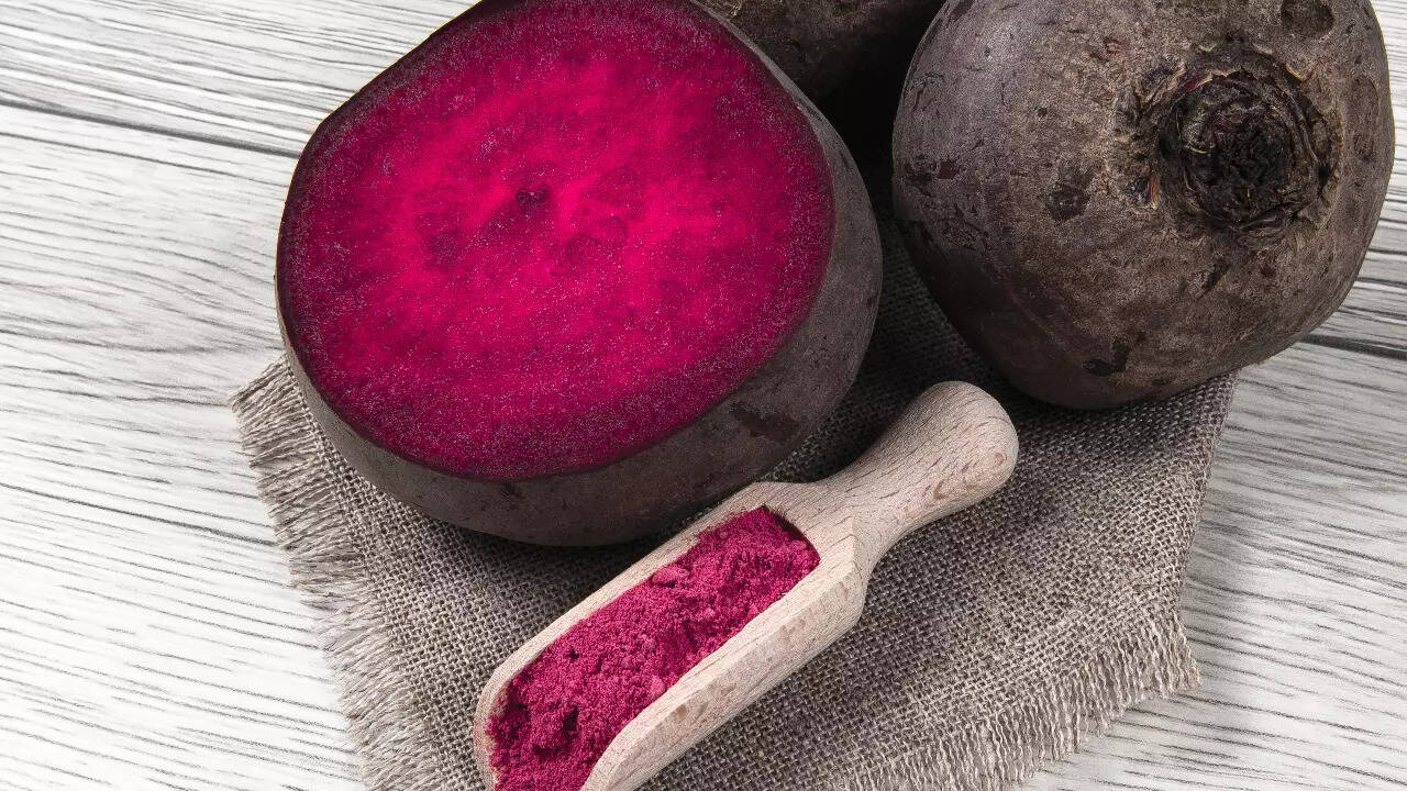 How to make preservative-free beetroot powder and its lesser-known benefits