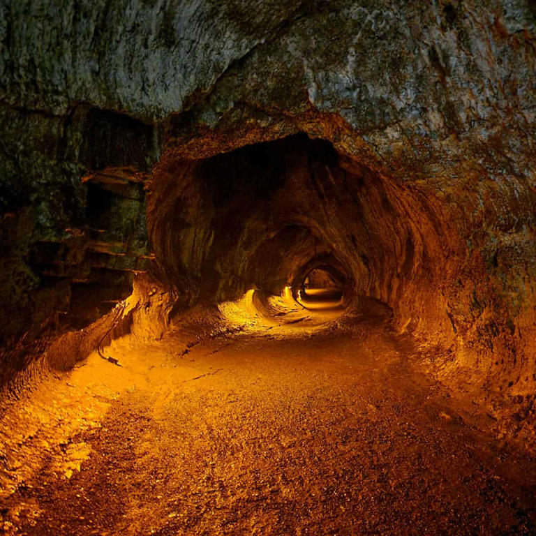 Nahuku Thurston Lava Tube - Hawaii Volcanoes National Park