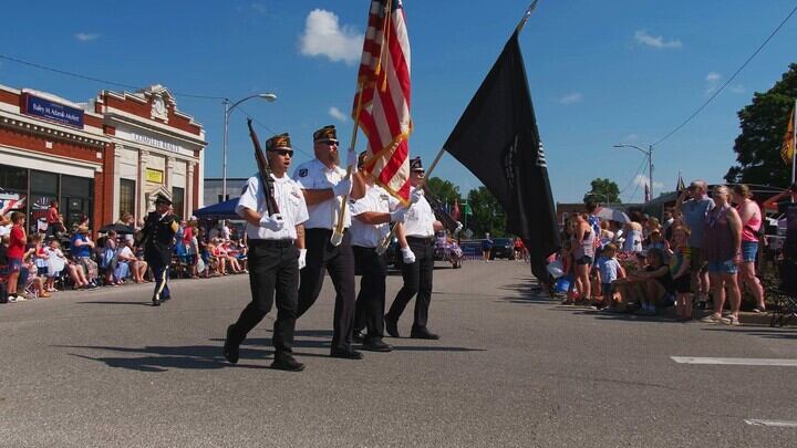 Marshfield, Mo., turns red, white, and blue for its 146th Fourth of ...