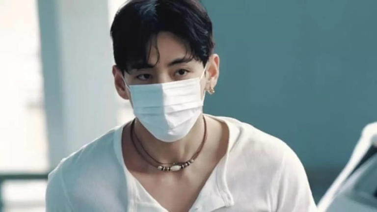 BTS’ Kim Taehyung mobbed at Seoul airport; urges fans: 'Let’s be safe ...