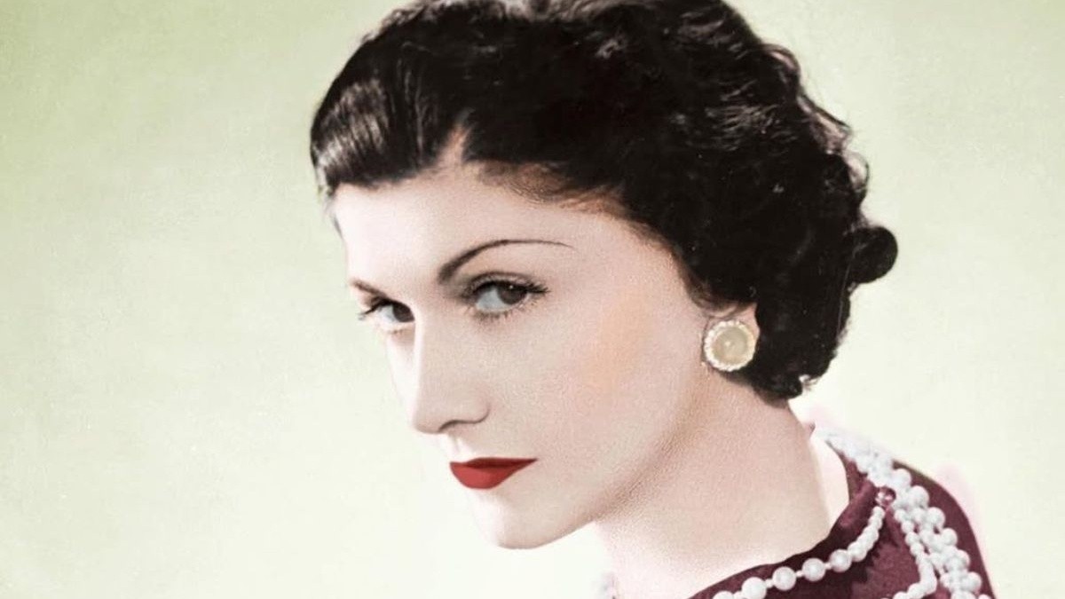 Cómo define Coco Chanel a una mujer elegante: 9 cualidades