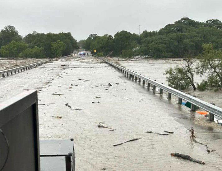 Six dead and children missing in Texas river floods