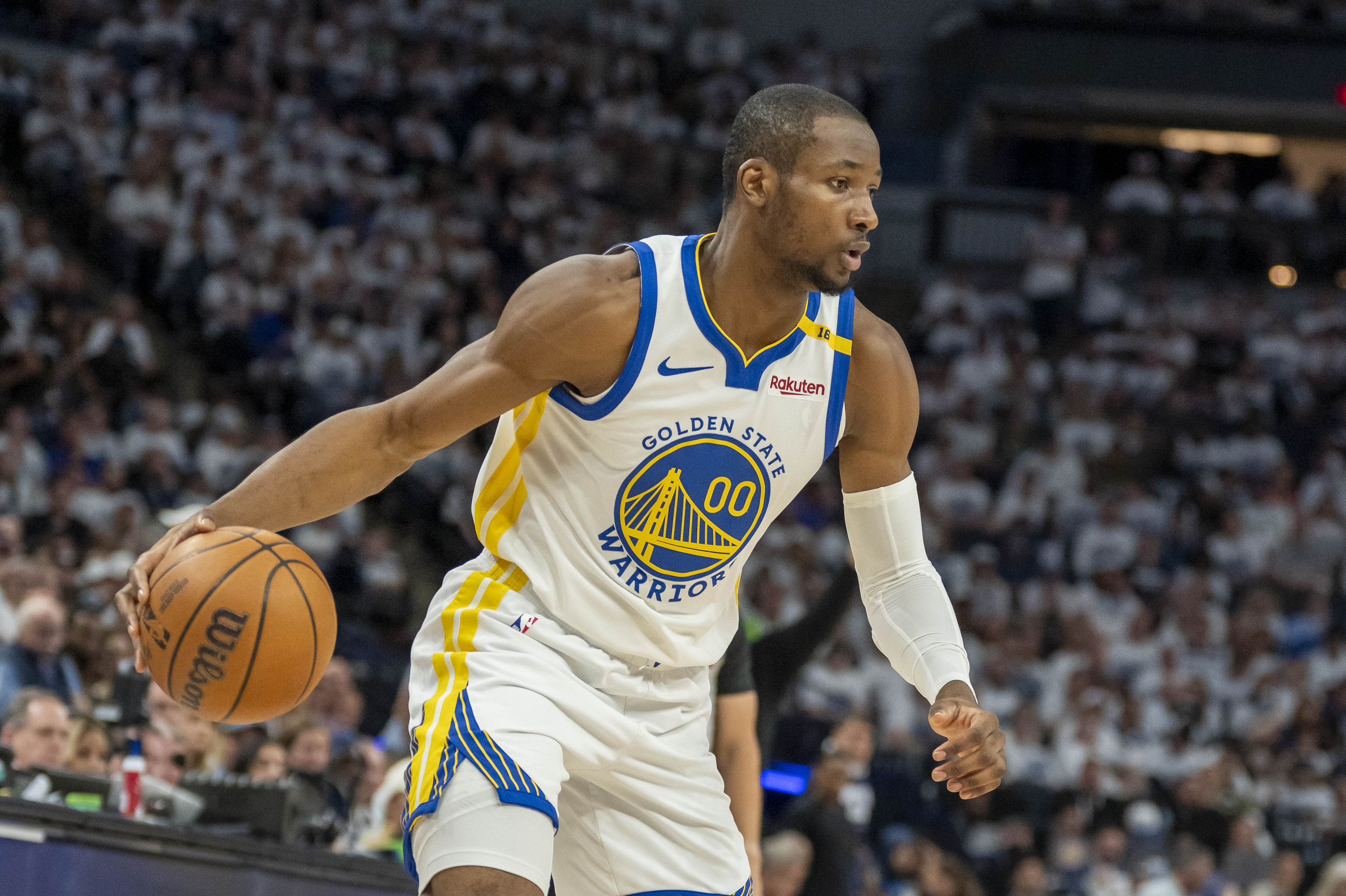 Warriors restricted free agent to use Las Vegas as negotiating hub