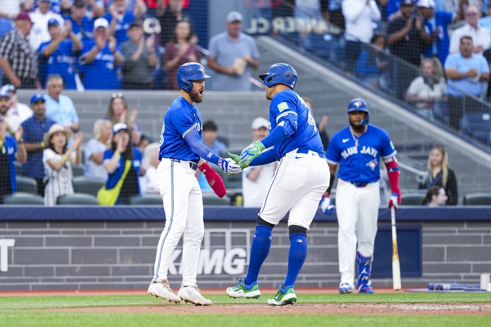 Home cooking has served Blue Jays well in club's climb atop AL East