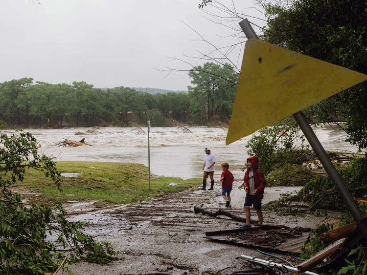 Kerr County deadly flood updates: Emergency crews search for survivors