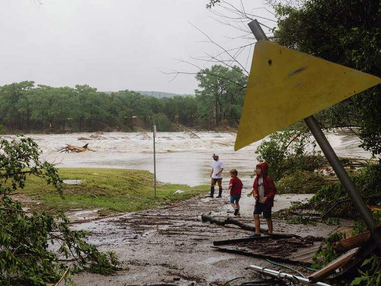 Kerr County deadly flood updates: Emergency crews search for survivors