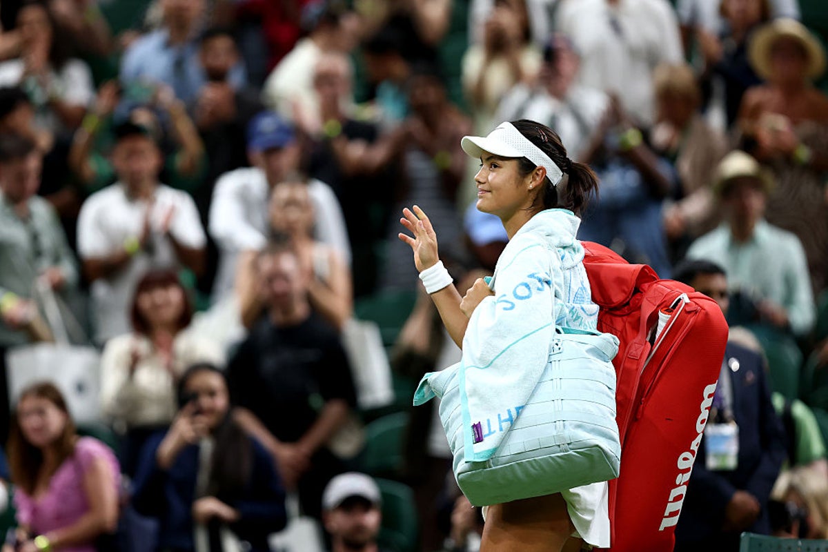 Emma Raducanu v Aryna Sabalenka – Wimbledon live: Briton loses third ...