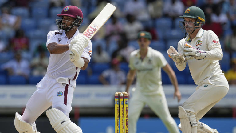 Seales' late strikes, King's 75 put Australia under pressure