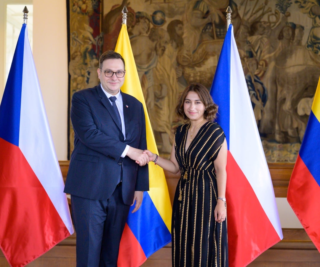 La Cancillería hizo oficial la apertura de la Embajada de Colombia en ...