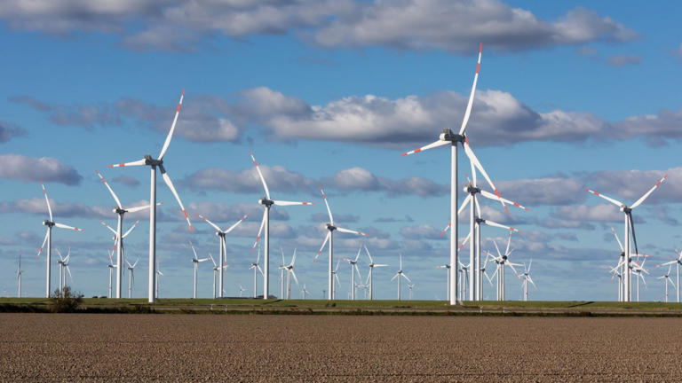 UK launches strategy to expand onshore wind power