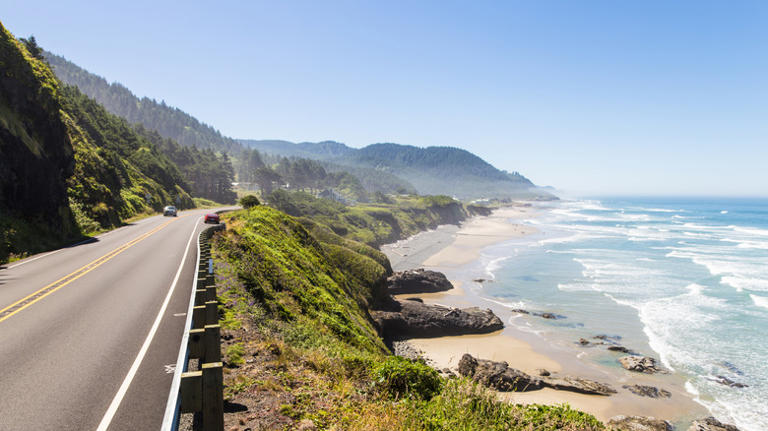 One Of Oregon's Best Road Trips Visits Charming Cities, Lakes, And All ...