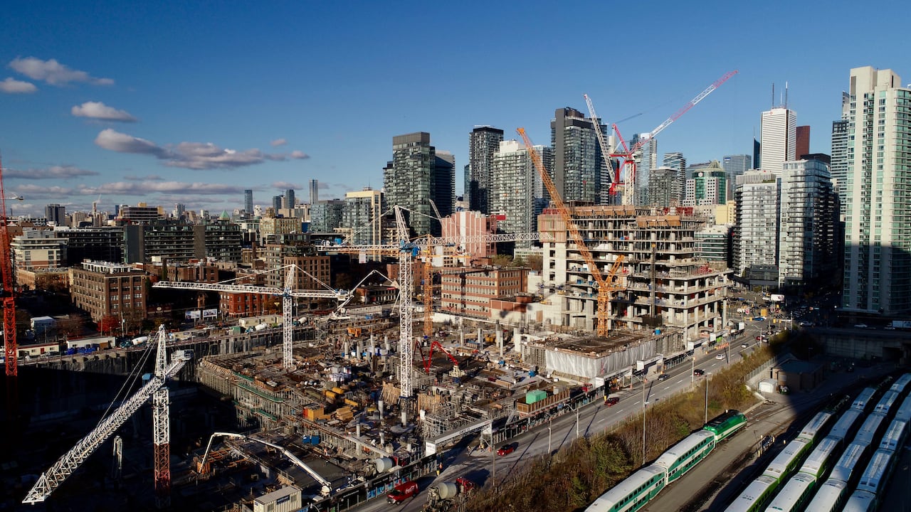 Toronto speeding up building permit approvals