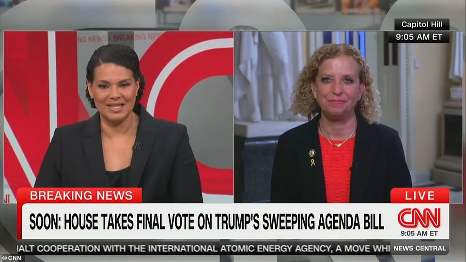 CNN anchor praises Trump's successes