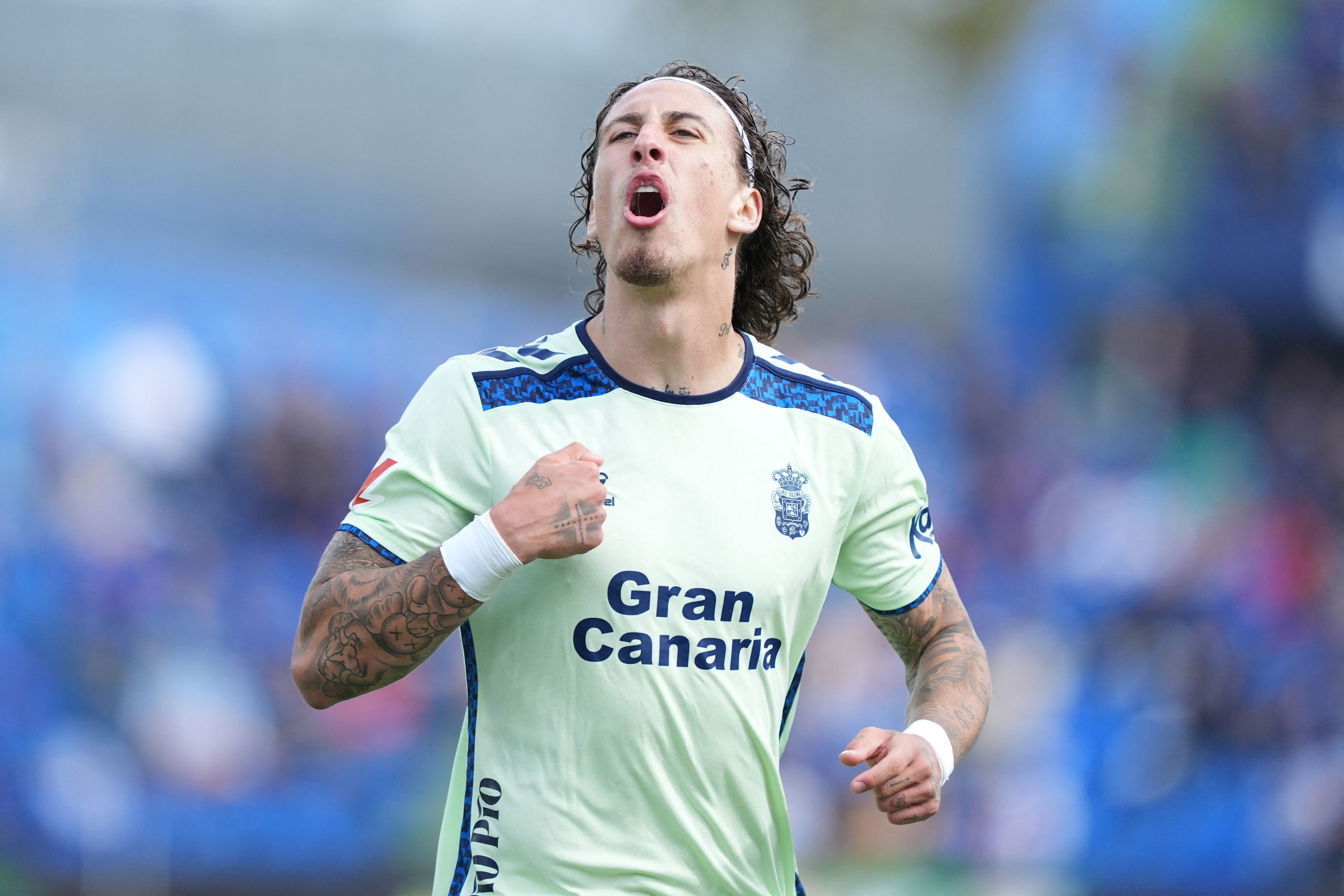 'All in' - Fresh twist in Wolves transfer exit saga as Man United deal ...