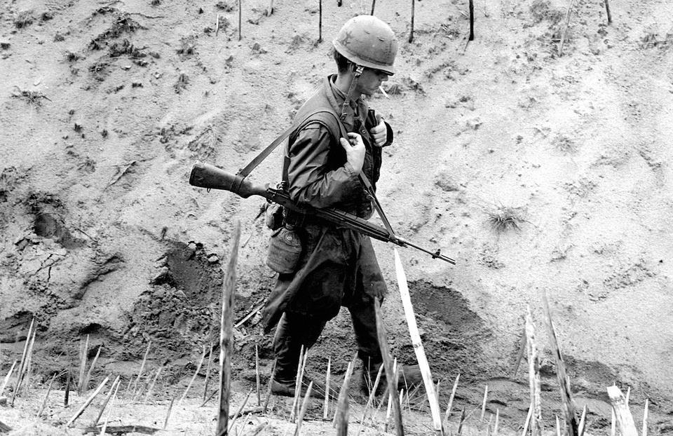 Se reedita "Despachos de guerra", el clásico de Michael Herr sobre Vietnam