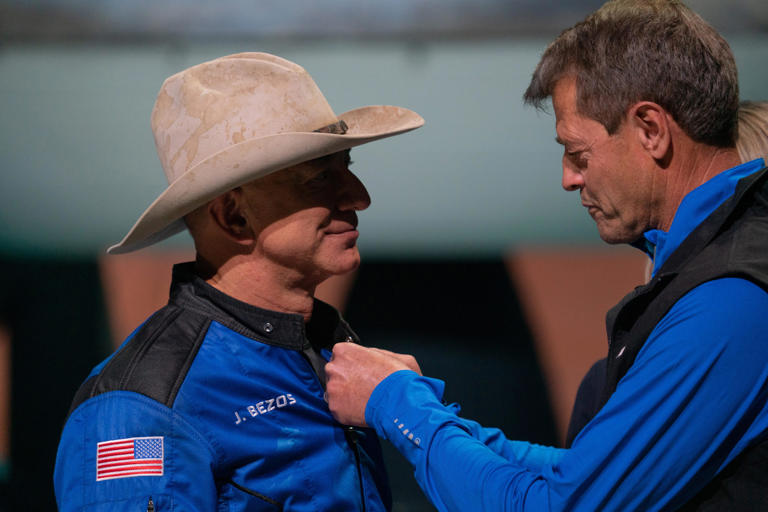 Blue Origin to send 6 people (including 1 mystery passenger) on next ...