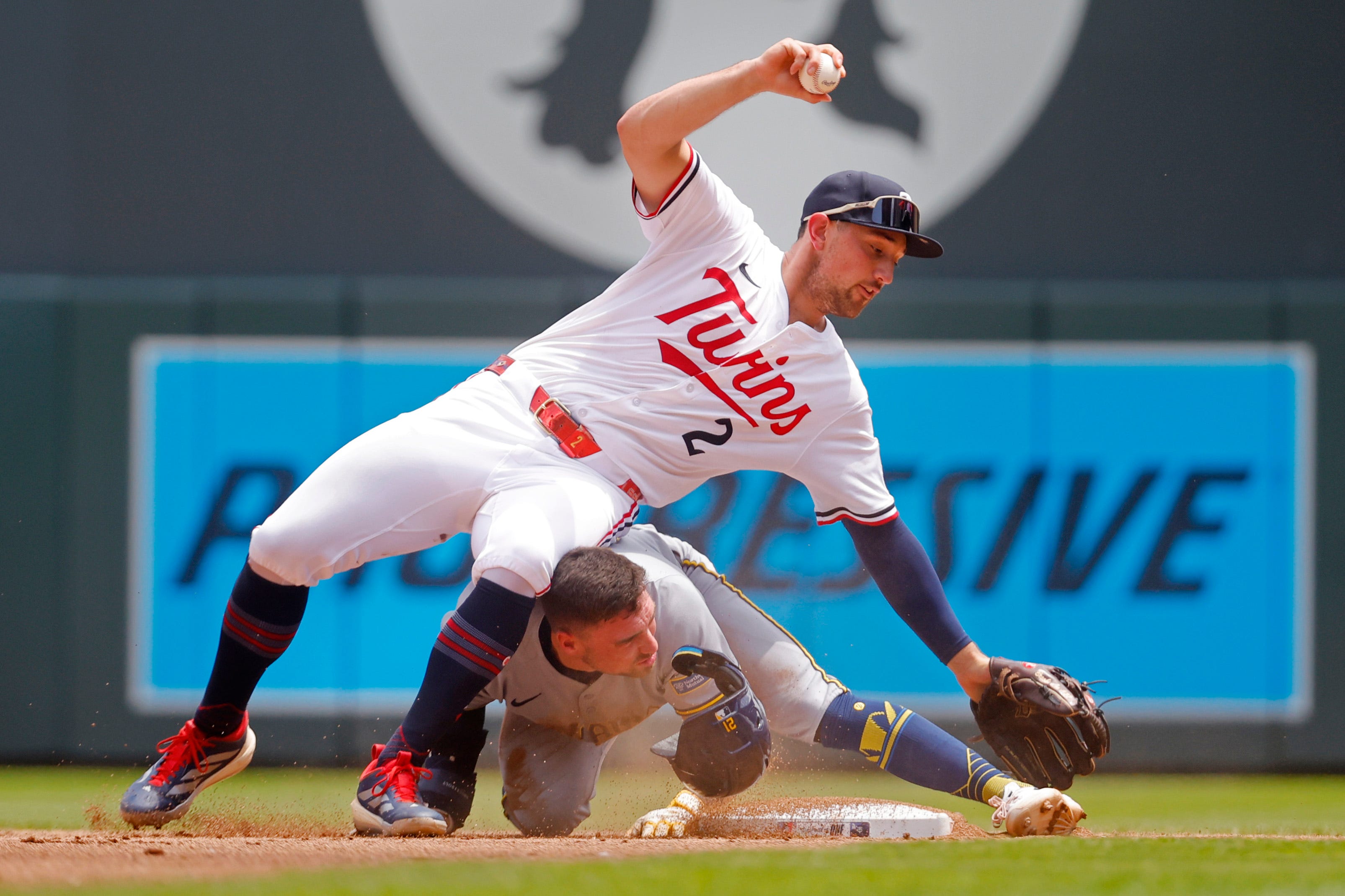 Brewers 9, Twins 0: Milwaukee a season-high seven games over .500