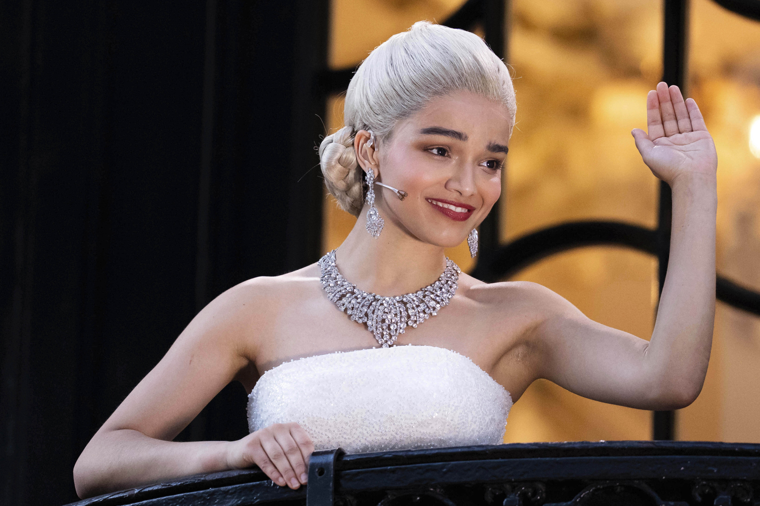 Rachel Zegler Surprises Fans As Evita Outside London Palladium Theatre
