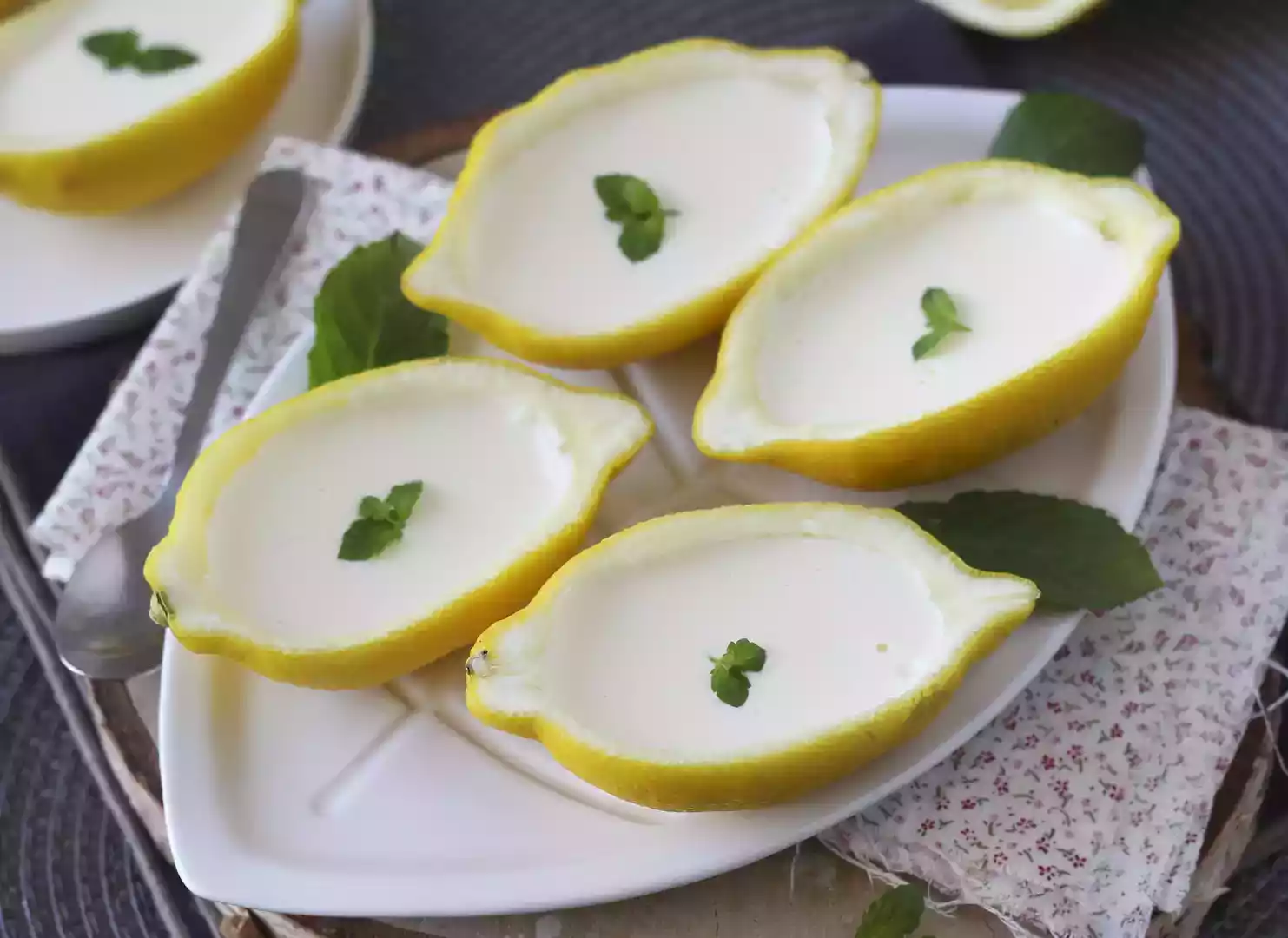Lemon posset, the no-bake lemon dessert that you will love, with only 3 ...
