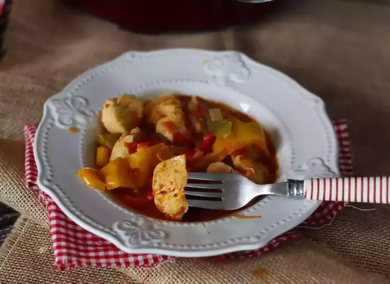 Pollo a la vasca, receta exprés en robot de cocina Cookeo y en olla rápida