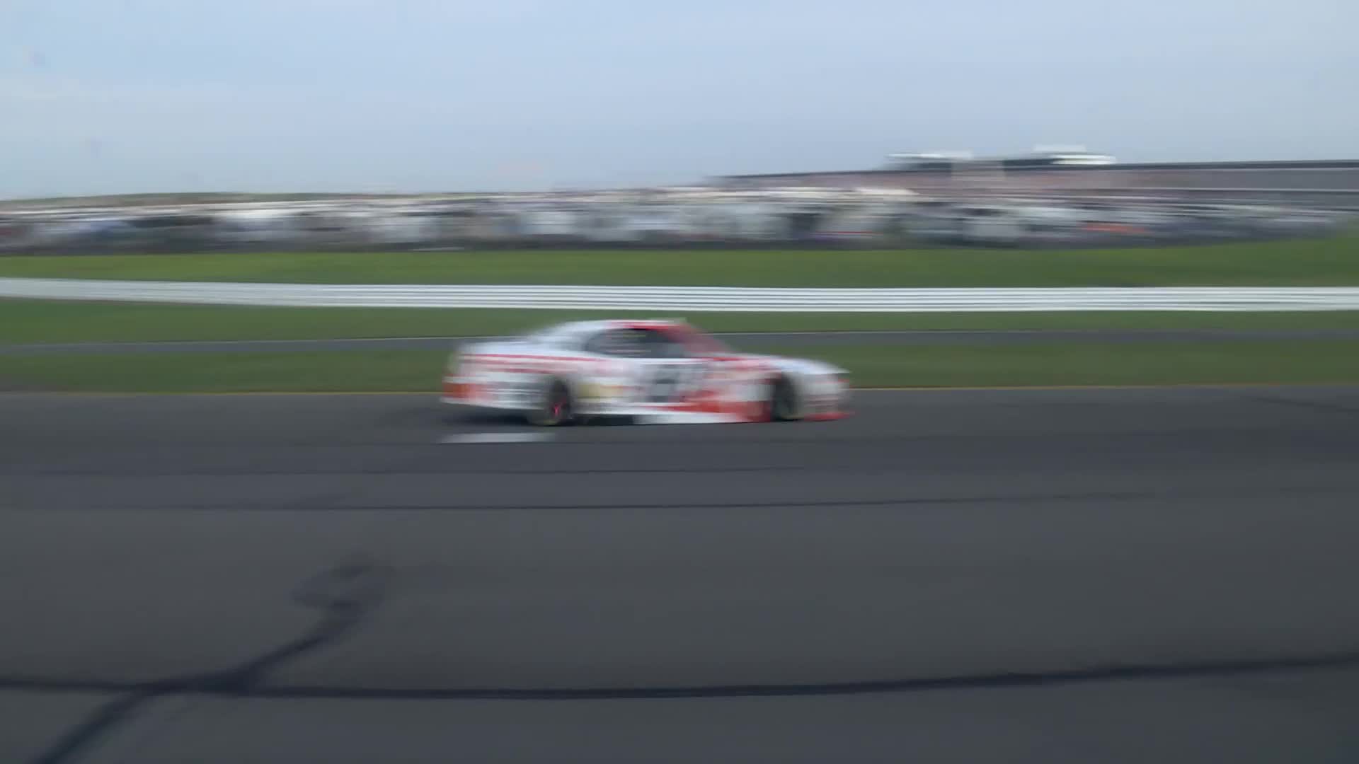 Connor Zilisch holds off Jesse Love to win at Pocono