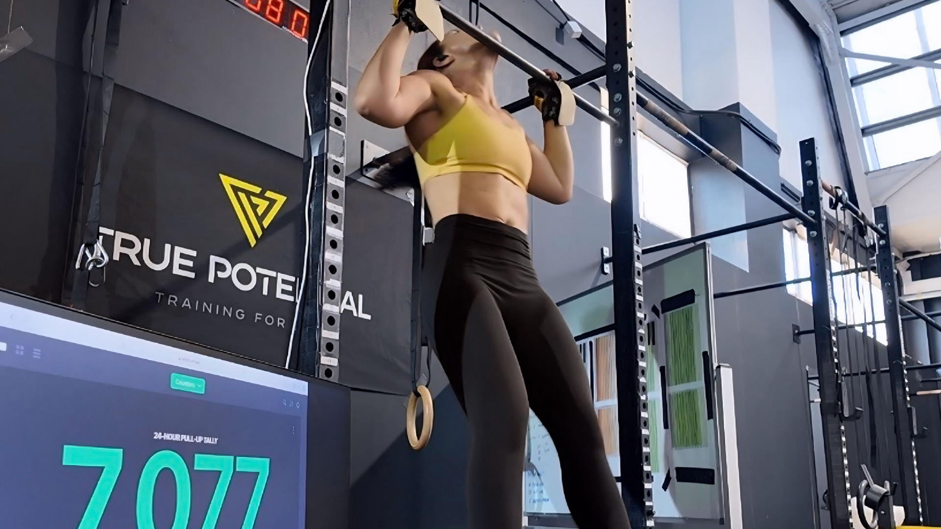 Aussie athlete breaks world record with 7,079 pull ups in 24 hours