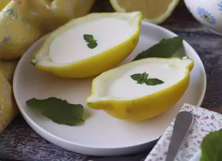 Lemon posset, the no-bake lemon dessert that you will love, with only 3 ...