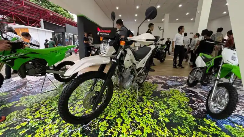 Ragam varian Kawasaki KLX230 banyak banget! Yuk, cek ada apa saja
