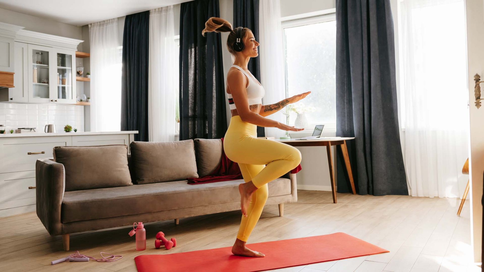 Fart walking — do this 10-minute indoor walking workout immediately ...