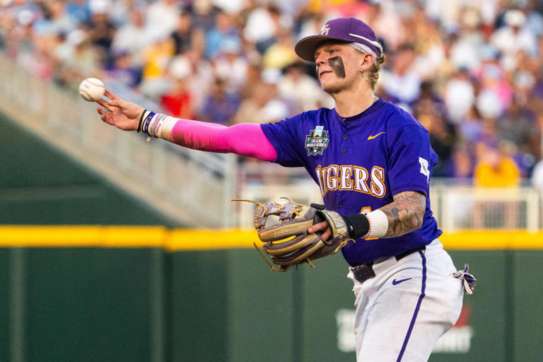 What Milwaukee Brewers are getting in LSU baseball's Daniel Dickinson ...