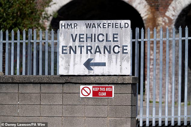 Most dangerous criminals in the UK being given pets behind bars ...