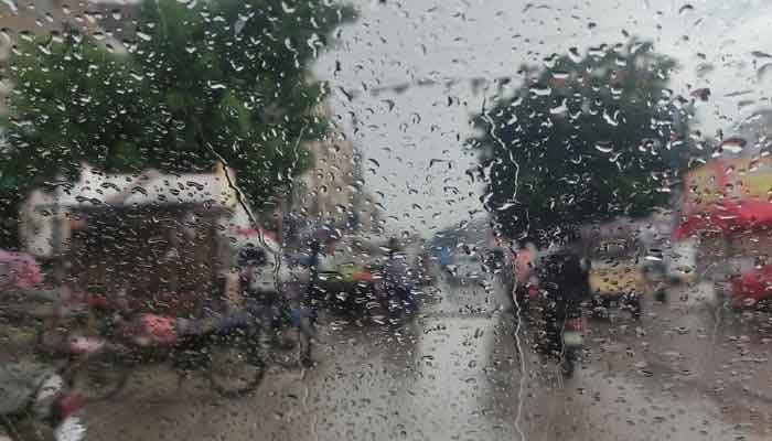 Karachi enjoys third day of light drizzle as pre-monsoon weather arrives