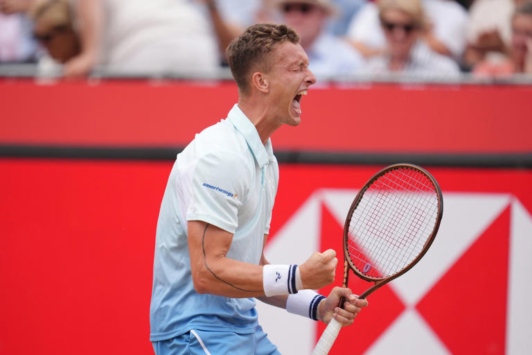 Carlos Alcaraz v Jiri Lehecka live: Tennis score and result from Queen ...