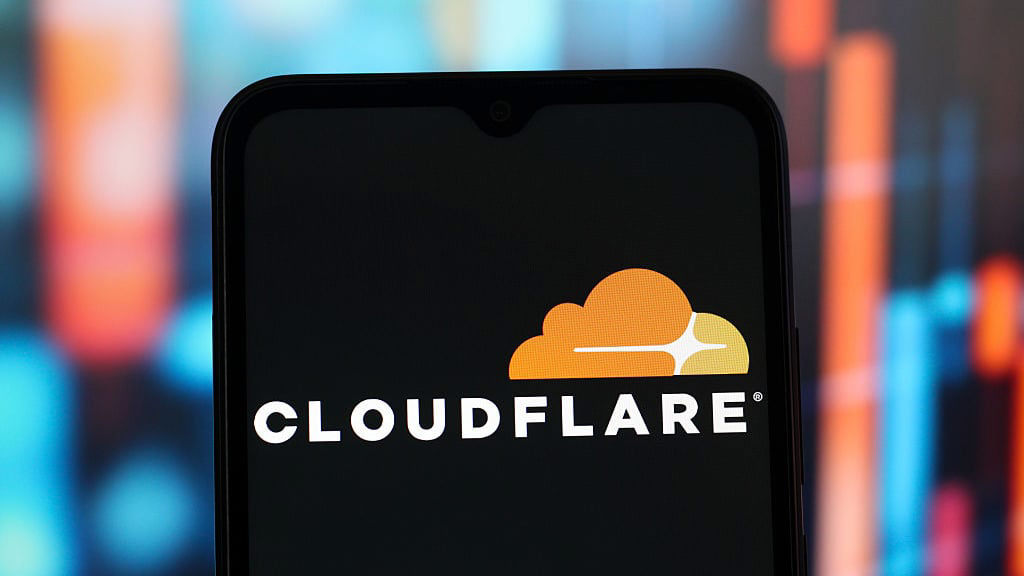 Cloudflare: World Record 7.3Tbps DDoS Attack Hits Mystery Target Cloudflare: World Record 7.3Tbps DDoS Attack Hits Mystery Target