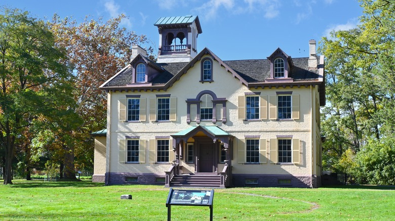 New York's Lesser-Known Town Offers Presidential Landmarks, Modern Art ...