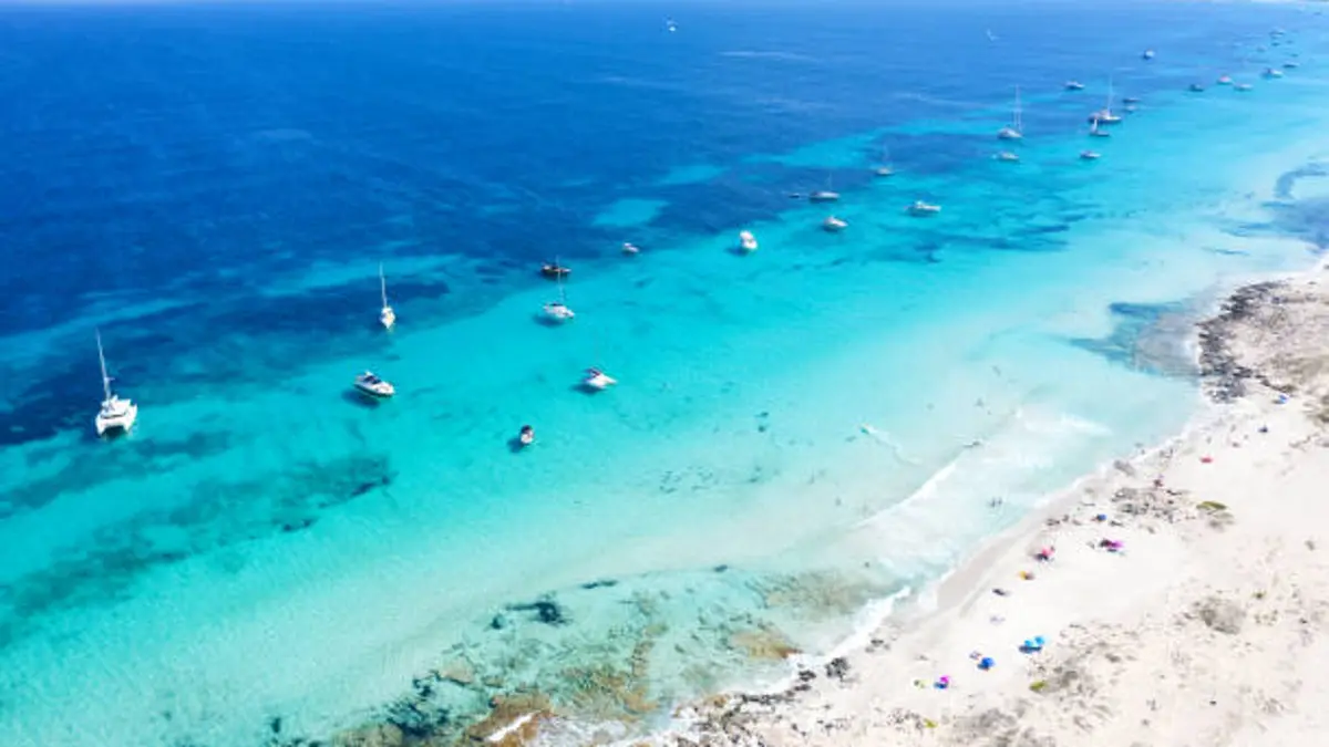 Una familia gasta 6.000 euros en Formentera por una escapada de fin de ...