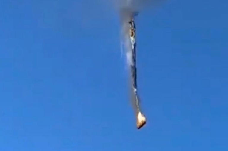 Video shows horrifying moment hot air balloon in Brazil catches fire ...
