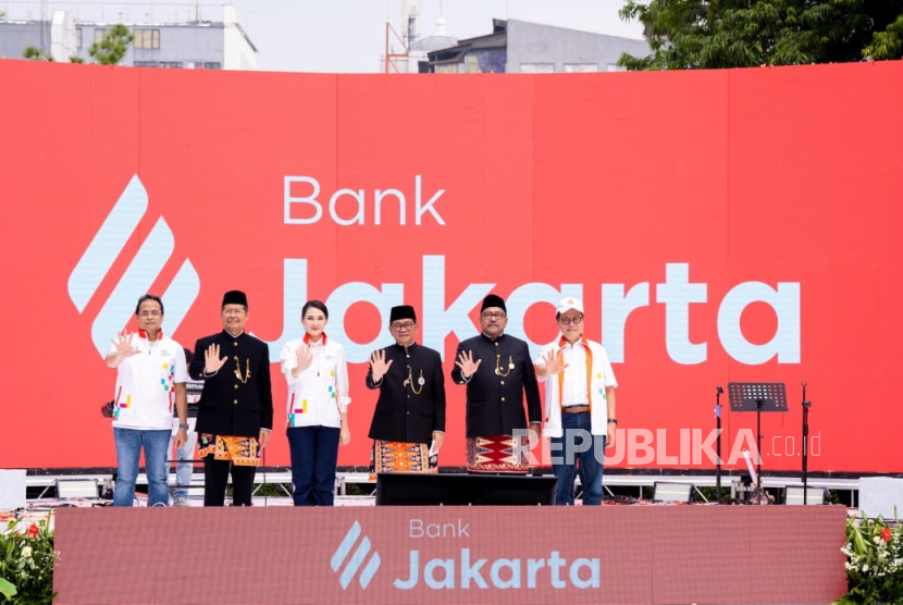 Pramono beri target Bank Jakarta bisa IPO pada 2027