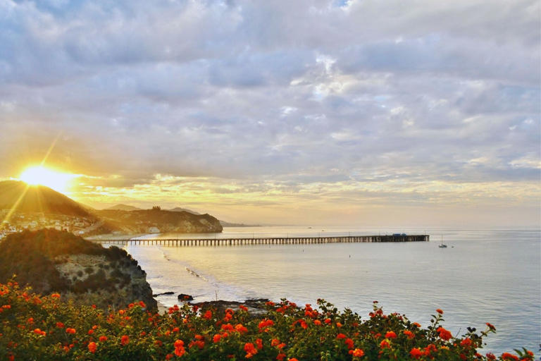 Hidden Coastal Gems: 4 Small Beach Towns That Beat the Crowds