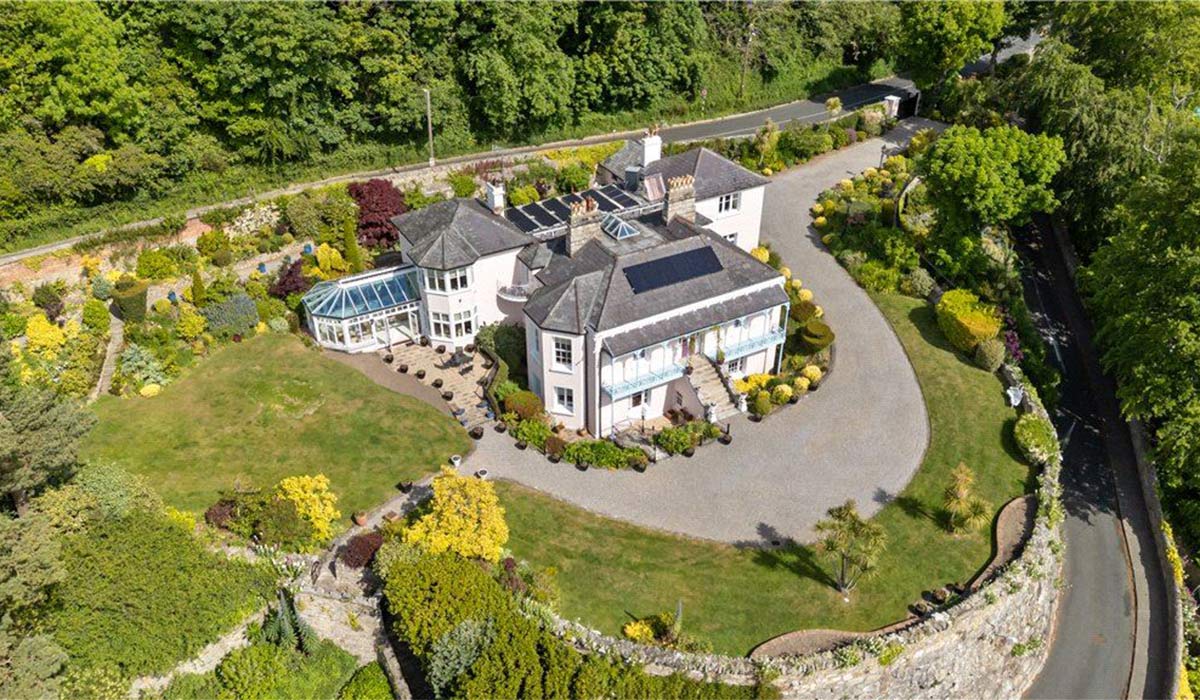 Sprawling period home with breathtaking views of Killiney Bay on market