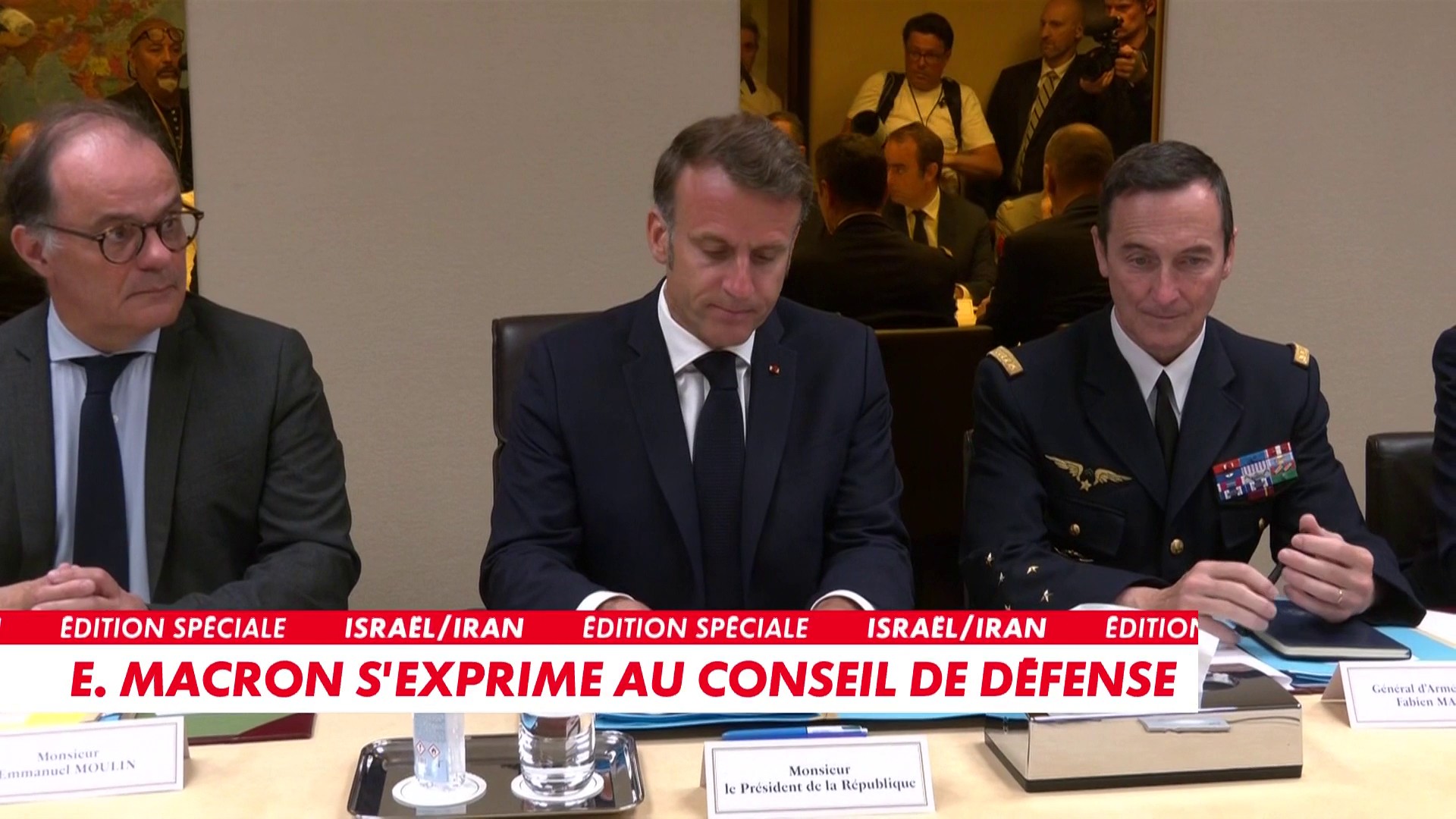 Emmanuel Macron prend la parole en amont du conseil de défense