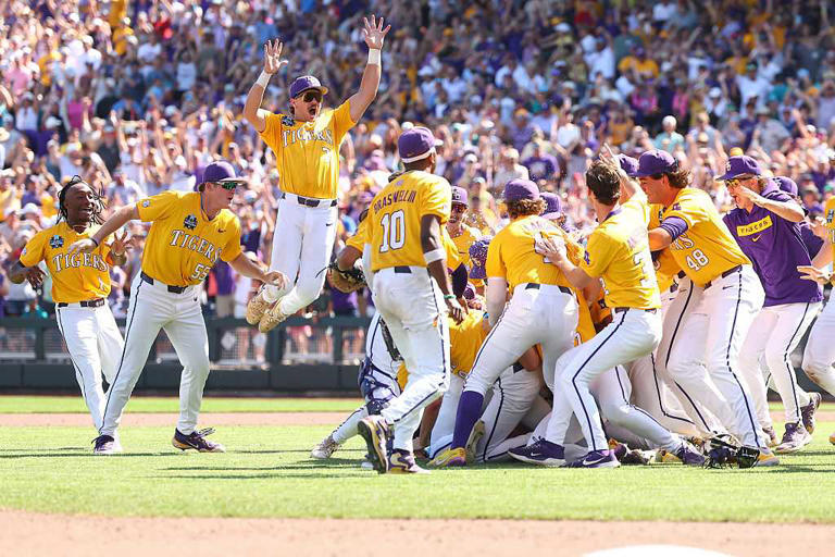 Watch again: LSU baseball celebration after College World Series win