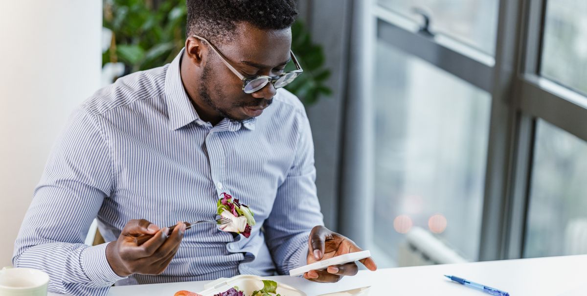 Distracted Eating Causes Fat Gain, Say Scientists – Here's Why ‘Meal ...