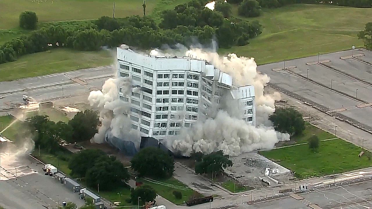 ExxonMobil's over 50-year-old Main Office Building in Texas levelled in ...