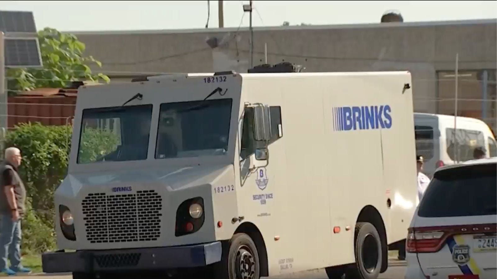2 wanted in Brinks truck robbery in Port Richmond, FBI leads investigation