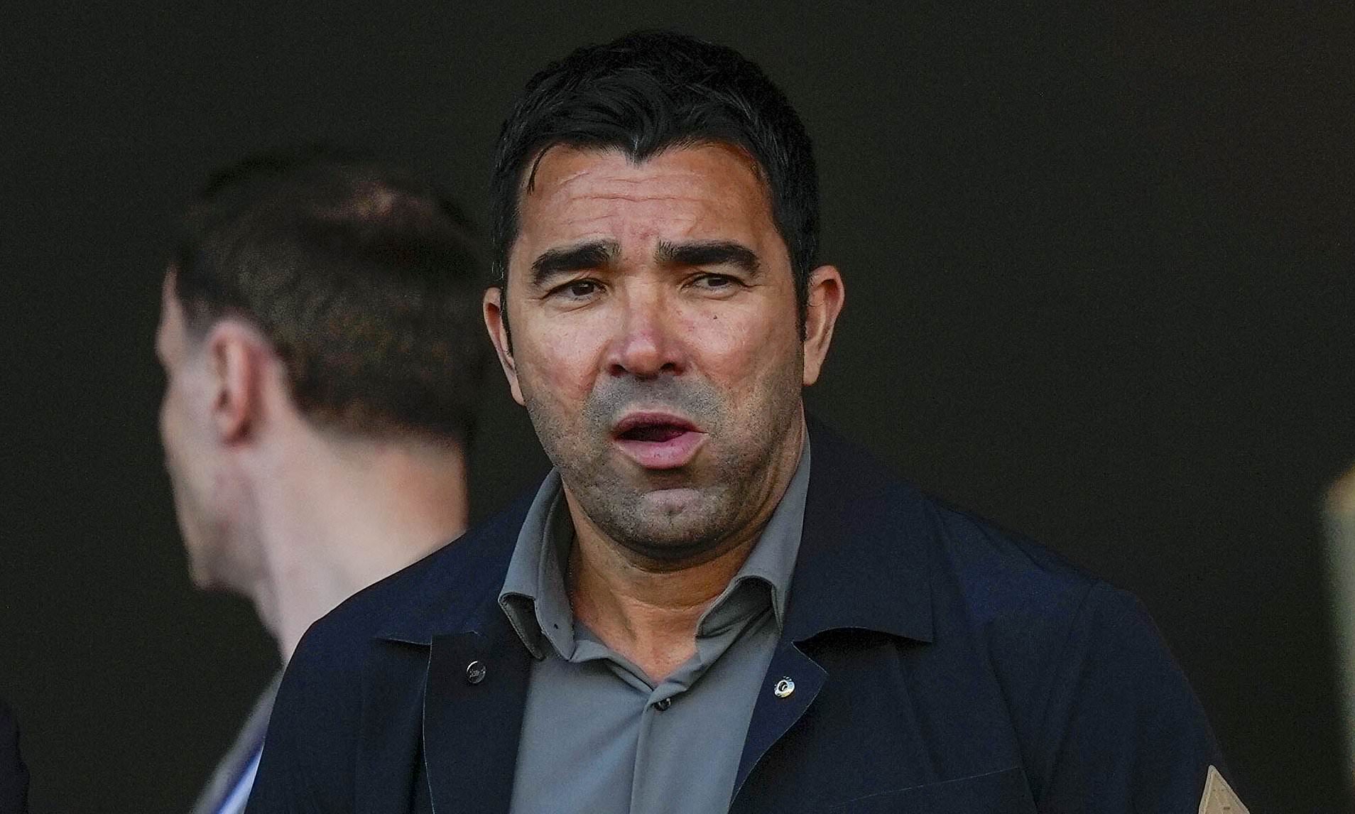 Barcelona sporting director Deco issues transfer update on futures of ...