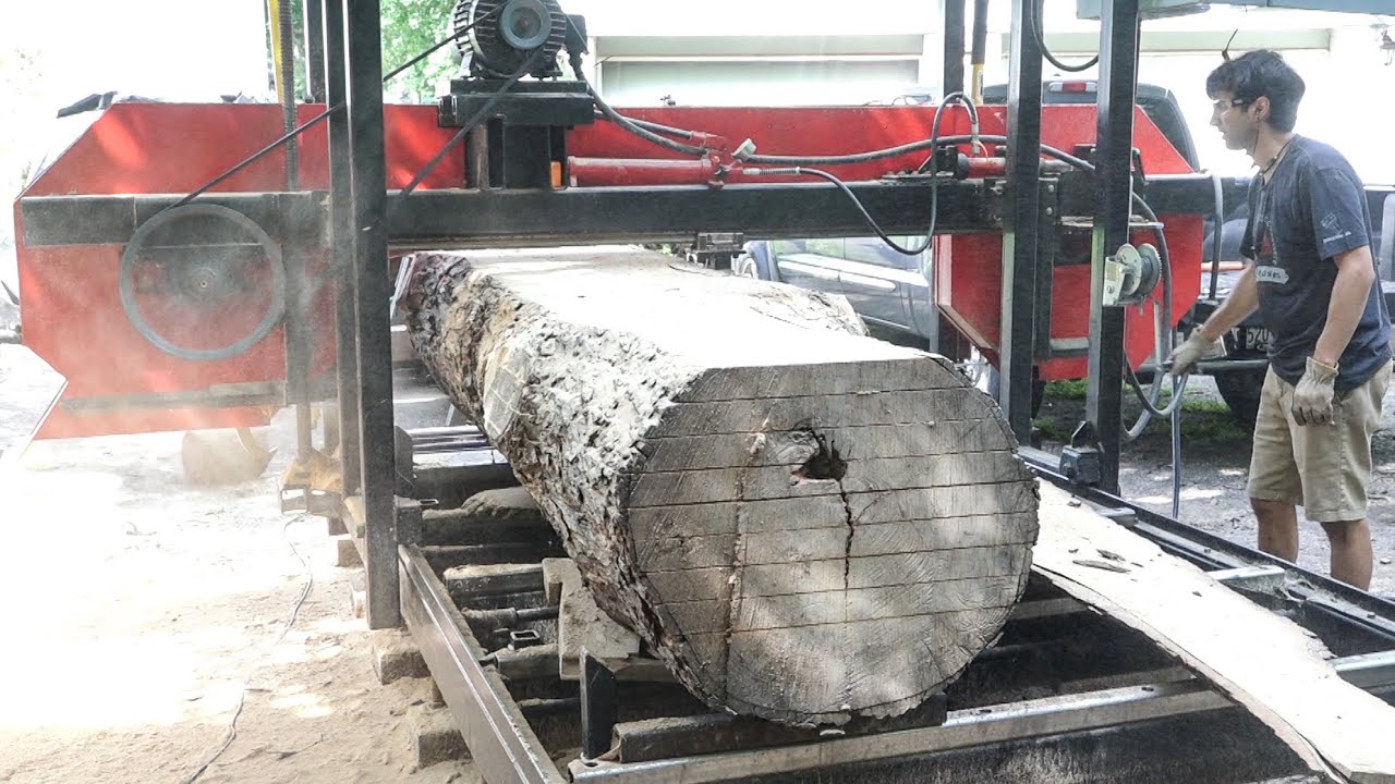 Sawing a Pecan Log That Traveled 1200 Miles