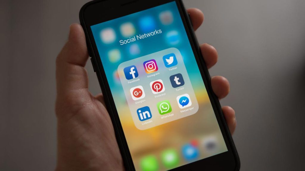 6 Apps That Know Where You Are—Even With Location Off